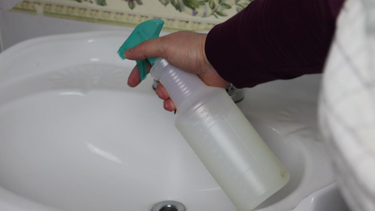 DIY Natural Cleaning Spray || Quick And Easy To Make - Sustainable Slow ...