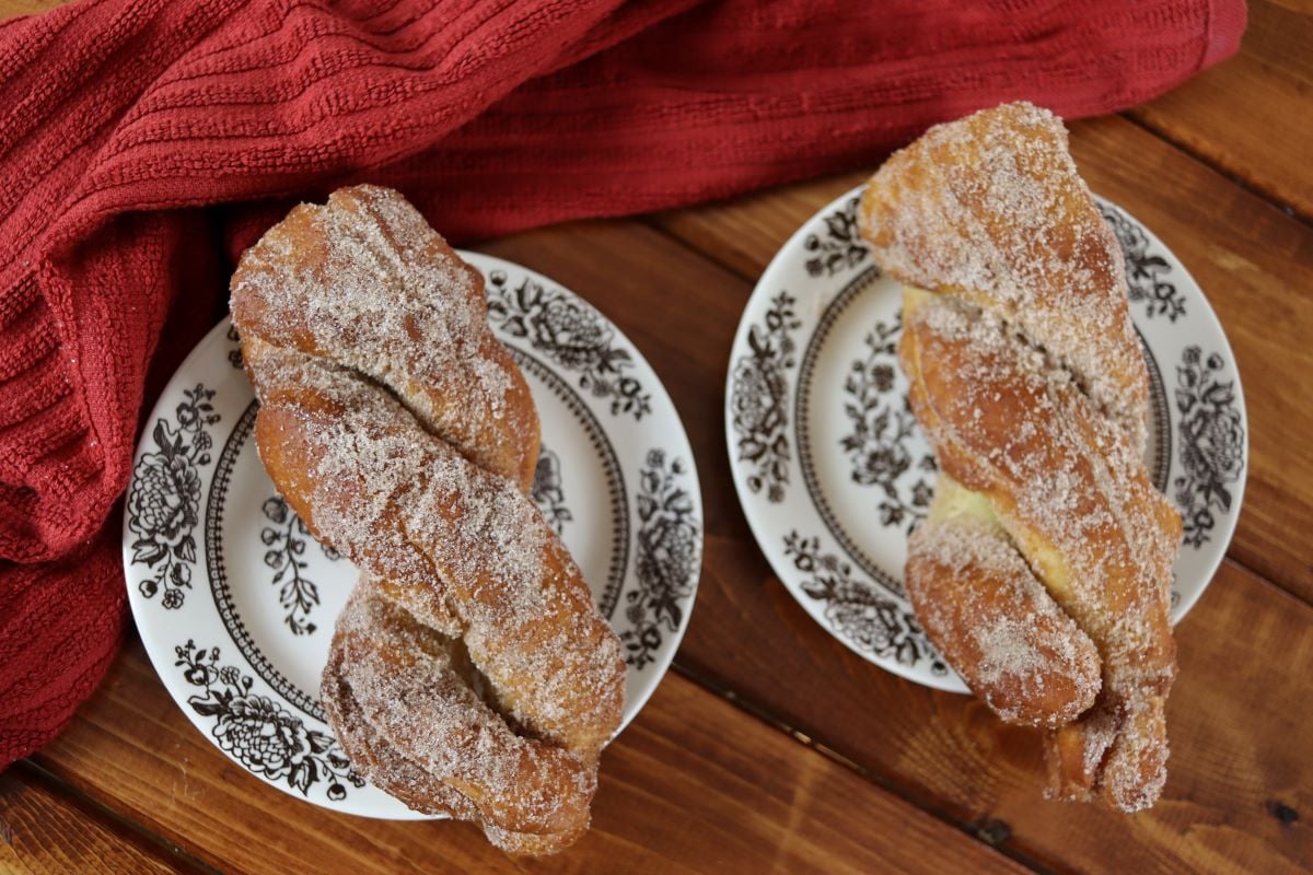 Cinnamon Twist Donuts || Your New Favorite Fall Donut - Sustainable ...