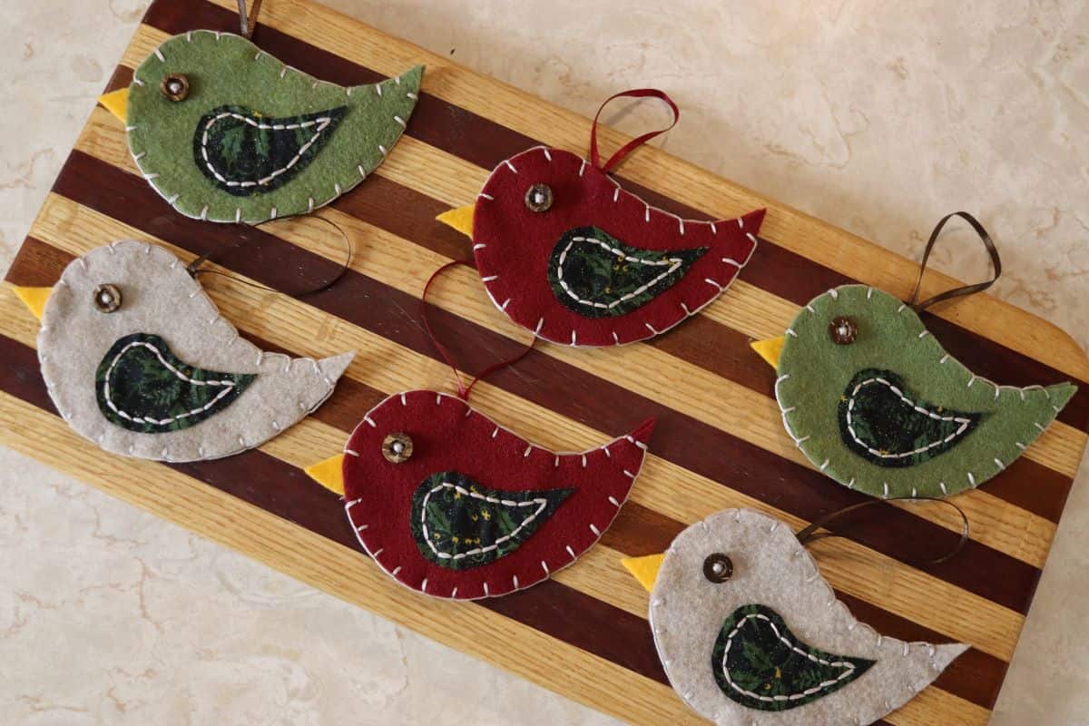 Easy DIY Felt Ornaments || Make Them In Under An Hour - Sustainable ...